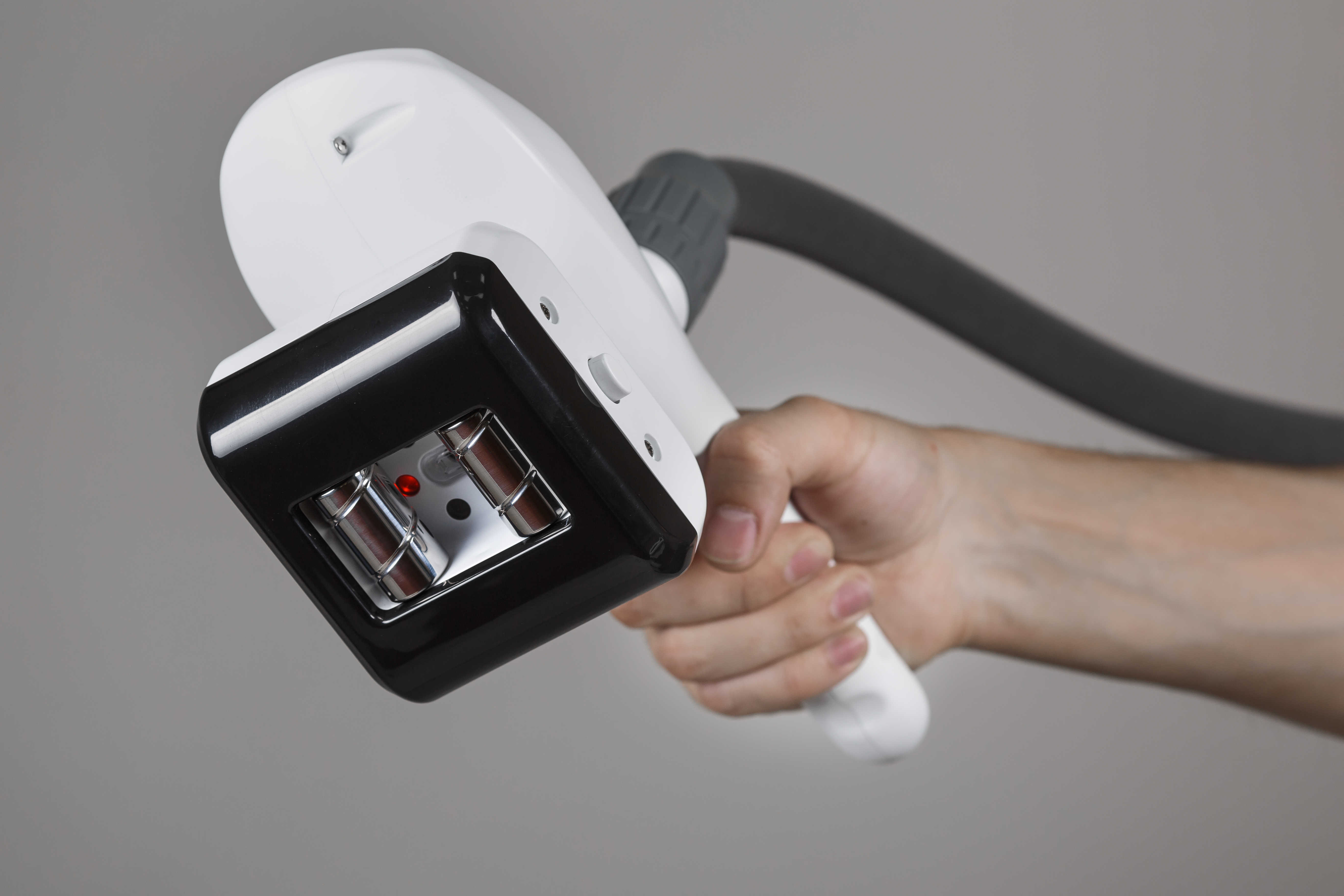 Cellulite reduction - vaccum cavitation RF therapy